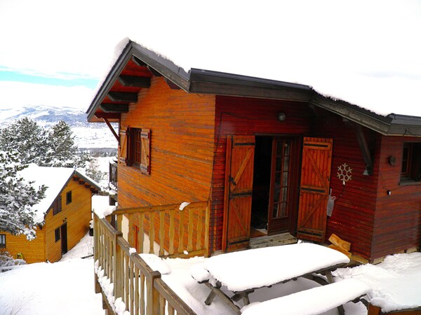 Family Chalet, Two Identical Levels Close To The Slopes. Ideal For Two Families. - Pirineos
