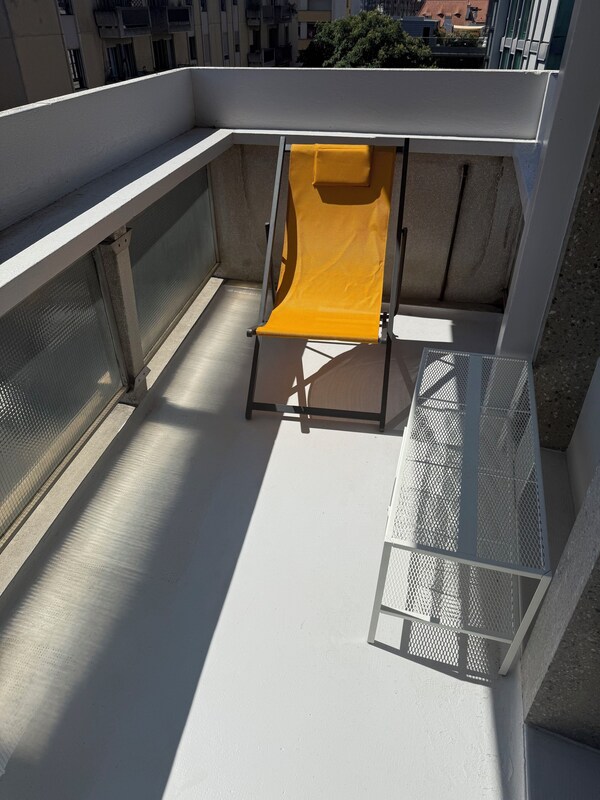 6th Floor, Amazing 2-bedroom Apartment In Charming Eaux-vives, Genève - Ginebra