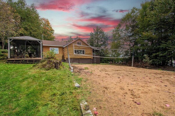 Sprucehaven Lodge - Three Bedroom Cottage, Sleeps 15 - Algonquin Provincial Park