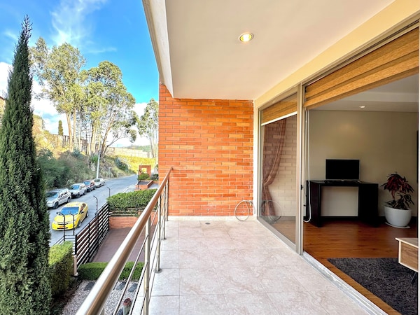 Centrally Located Spacious 3 Bedrooms + 2 Garages + Terrace + Wifi - Cuenca
