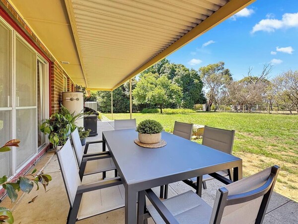 The Glenalvie Sprawling Serenity In Adelaide Hills - Adelaide