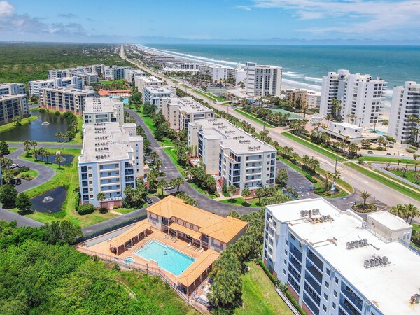 Beach Resort Perfection! - Edgewater, FL