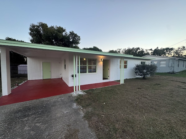 3 Bedroom 2 Bathroom Home - Lake Mary, FL
