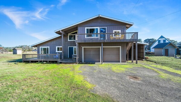 New 5br Ocean View Villa In Mendocino-fort Bragg, Pet-friendly, Firepit, Hot Tub - Mendocino, CA