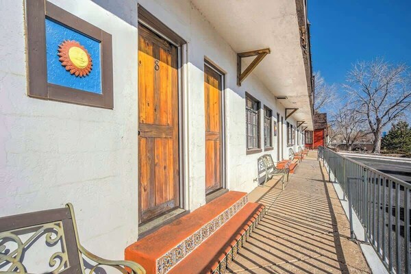 2bd Apartment, Pet Friendly! - Colorado Springs, CO
