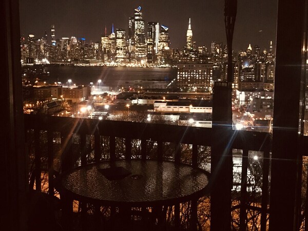 Mega Stunning Skyline View - Apt 4-5 Combination - Sleeps 25 - 15 Mins To Nyc - Weehawken
