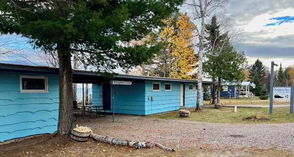Cozy Lakeside Studio #4 Retreat On Lake Superior - Perfect For Orv! - Tahquamenon Falls State Park, Paradise
