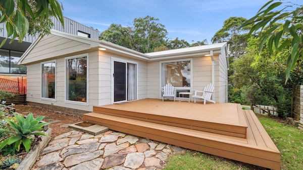Beautiful Clifftop Home With Panoramic Views - Long Beach