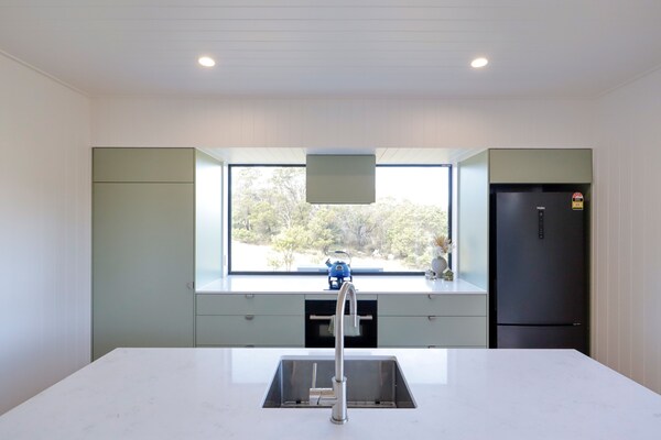 Frog Rock 2 Bedroom Off Grid - Tenterfield