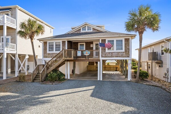 Dogtor's Inn Ocean Front 3 Bd 2.5 Bath Home, Pet Friendly!! - Holden Beach, NC