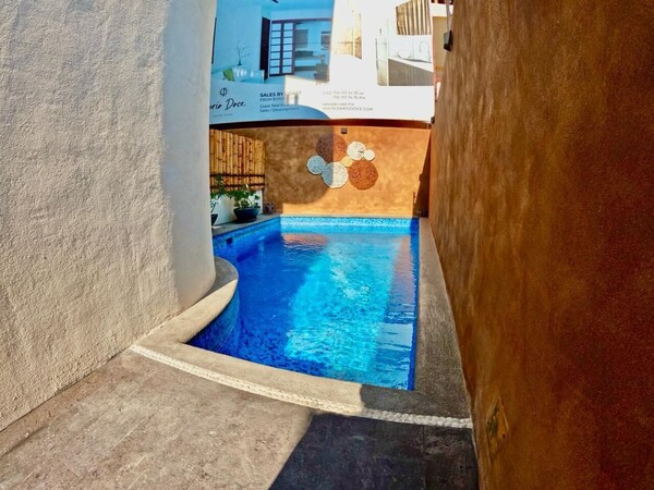 1-bedroom Penthouse With Ac, And Wi-fi In  Zihuatanejo. 4 Min La Madera Beach. - Zihuatanejo