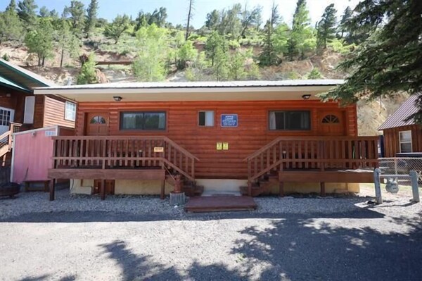 New Listing! "Casa Del Rio Rojo 08" In Town-cozy 1 Bedroom-mountain Views-pet Friendly - Red River, NM