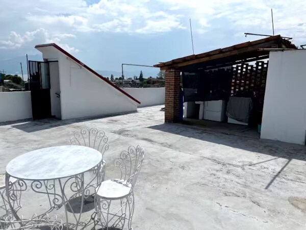 Stay In The Center Of Ajijic. Enjoy A Rooftop With A View. - Ajijic