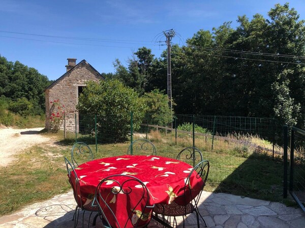 Charming 3-bedroom Stone Farm House In Lovely Saint-setiers With Wifi - Meymac