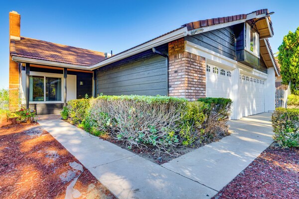 Water-view Home W/ Hot Tub In Lake Elsinore! - Perris, CA