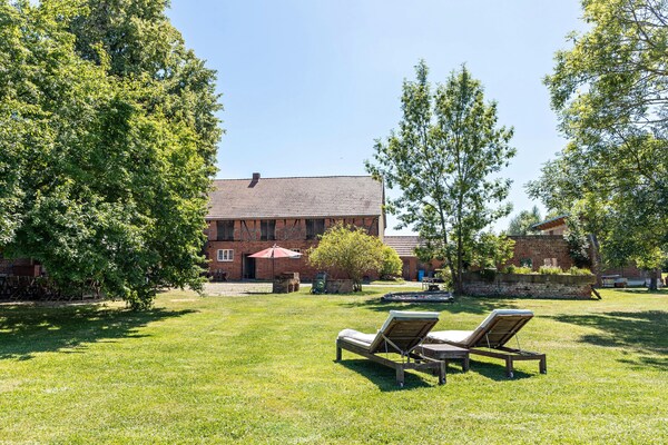 Appartement 'Der Flusshof, Scheunenwohnung' Avec Terrasse Partagée, Jardin Partagé Et Wi-fi - Havelberg