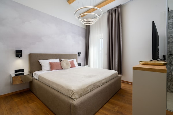 Rooms Porto Iii In Poreč, Istria - Fontane