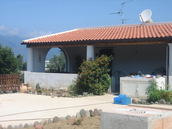 Country Lodge Monigio Pure Nature, Sunset View, Backside Of The Island - Lipari
