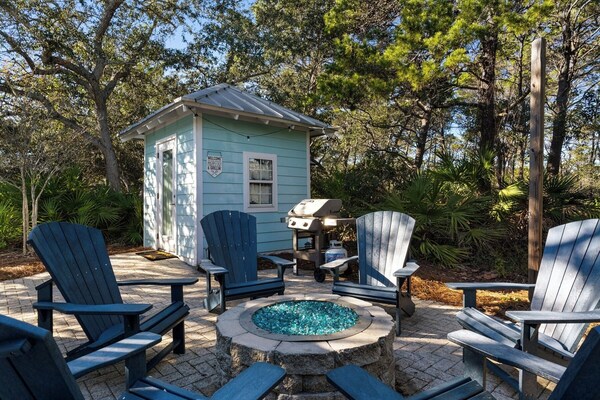 Carillon Beach Home. Perfect Location Next To The Bellevue Pool.1 Level, 4 Br. - Laguna Beach, FL