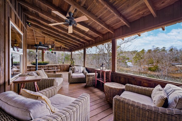 **New**lake Front Home L Private Dock L Ping Pong - Mentone, AL