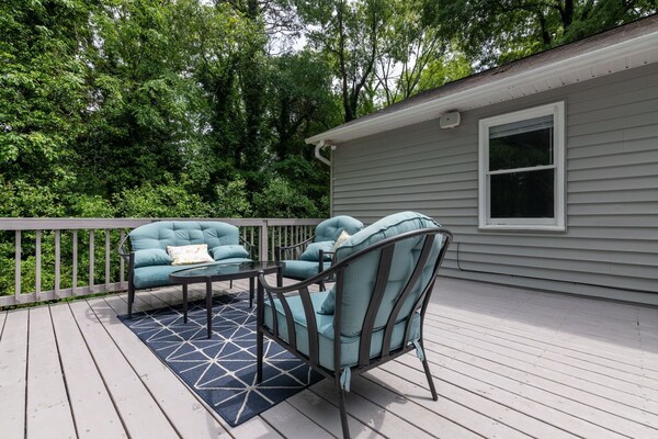 Charming 3-bedroom House In Marvelous Charlotte With A Pond Oasis - Belmont, NC