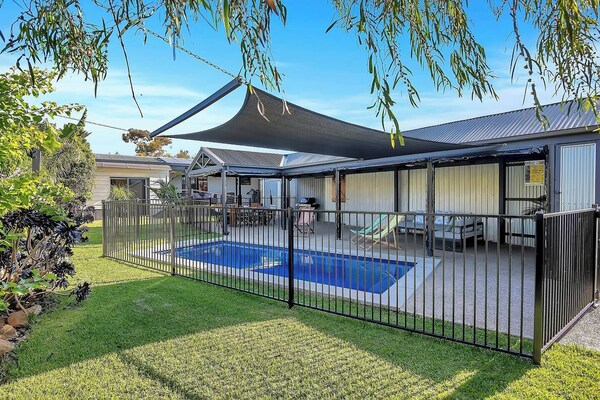 Port Parade Poolside Bbqs And Modern Beach Living - Willunga