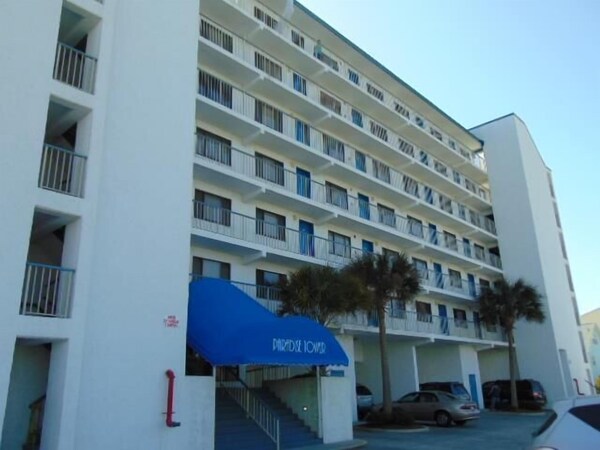 Paradise Towers 504 - Oceanfront Complex With Full Size Swimming Pool - Carolina Beach, NC