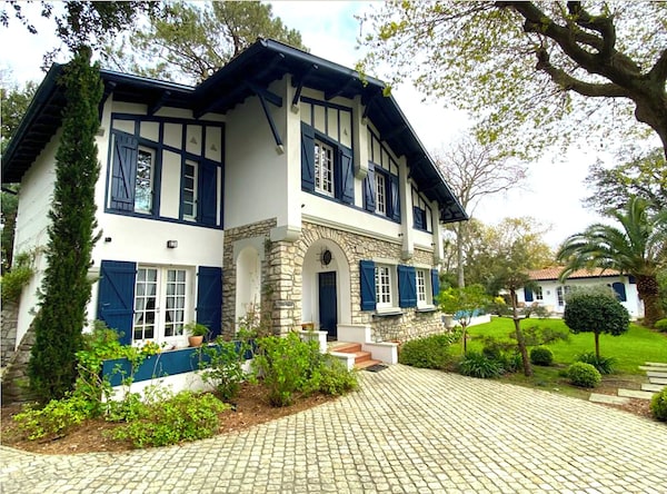 Villa Et Guest House De Haut Standing Au Cœur D'hossegor Et De Ses Plages - Capbreton