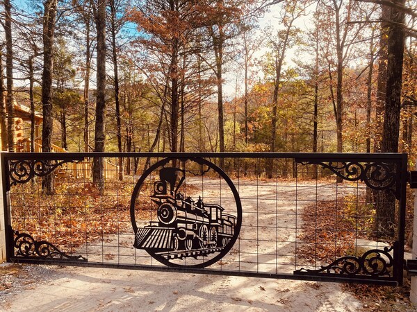 Soothing Log Cabin In Charming Eureka Springs - Beaver Lake, AR