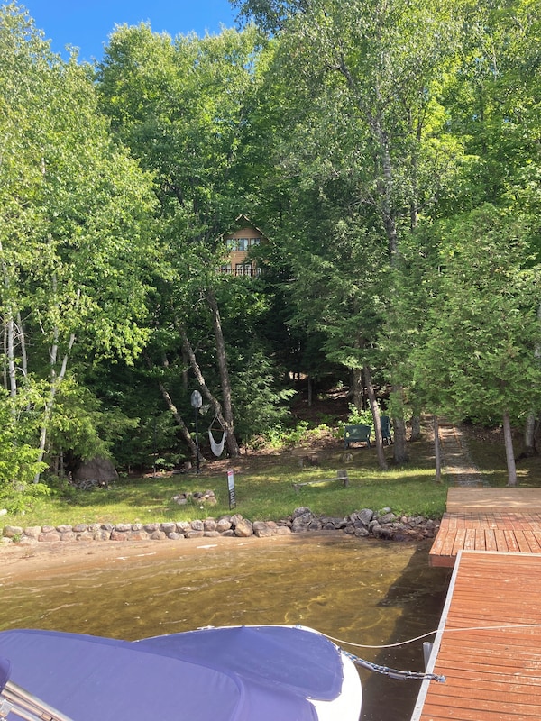 Secluded 4-season Lakeside Cottage Retreat - ケベック