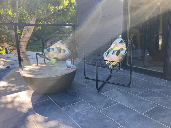 The Zen Haven ~Stylish Mid-century Modern Studio - Pasadena