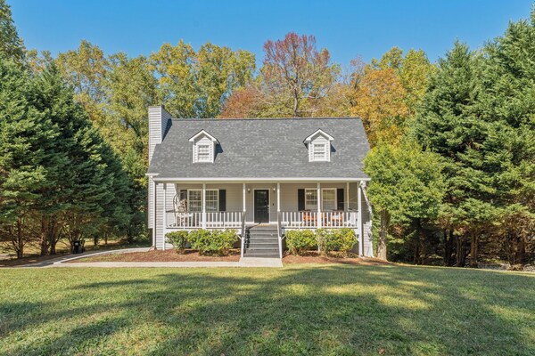 Charming 3-bedroom House In Fabulous Acworth With Ac, Wifi - Pet Friendly \N - Acworth, GA