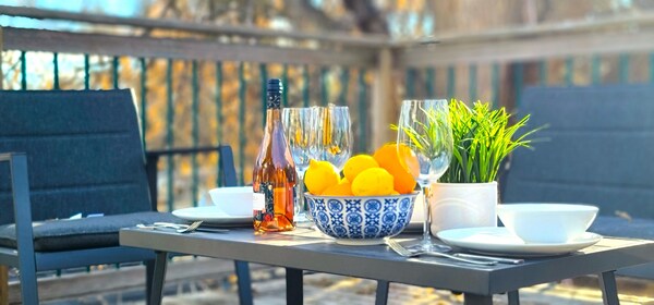 Urban-peg: Modern Comfort In The Heart Of The City - Winnipeg