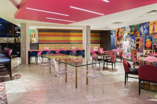 Aria King At The Maxwell: Indoor Pool, Pet-friendly, Near Seattle Center - Seattle, WA