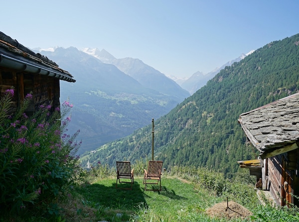 Authentique Et Beau Chalet, Au Cœur De 1679. Rénové. Situé à 1800 M D'altitude. - Canton du Valais