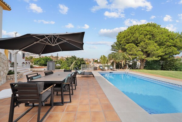 Villa 'Susanna' Con Vistas Al Mar, Wi-fi Y Aire Acondicionado - Torremolinos