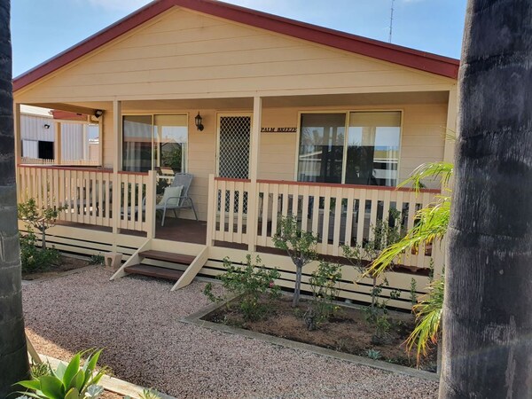 Beautiful Beach House - 4-bedroom -With Ac And Wifi In Moonta Bay\n\n - Moonta