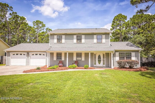 Awesome Pool, Hot Tub & Amazing Arcade! No Cleaning Fee! 4 Bd Paradise - Wilmington, NC