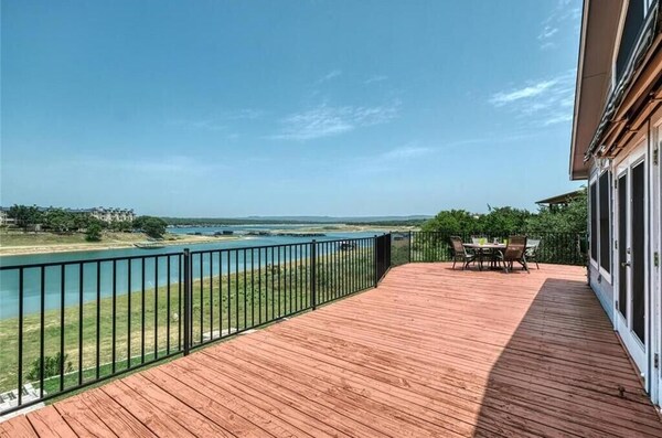 Lake Oaks Landing - Sunset Lake Views & Access To All Lago Vista Amenities - Lago Vista, TX