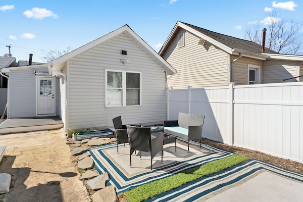 Sandpiper Place: 1 Block To Free Beach W/ Ny Views. 30min To Nyc. Private Drive. - New Dorp - Staten Island NY