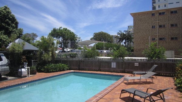 Windbourne Unit 8 - This Neat And Tidy 1st Floor Unit Is Tucked Away In The Quiet Section Of The Gol - Golden Beach