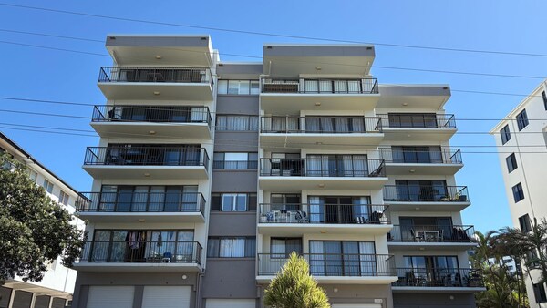 Oceanic Apartments Unit 10 - Caloundra