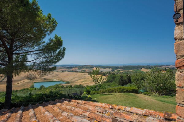 Amazing Chianti Site Olmo Shared Pool, Castelfiorentino, Italy - Certaldo