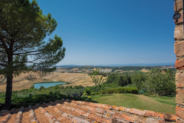 Amazing Chianti Site Olmo Shared Pool, Castelfiorentino, Italy - Certaldo