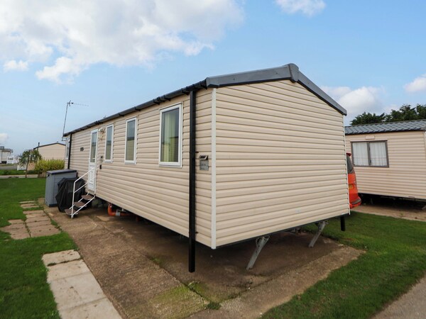 Marina, Family Friendly, With A Garden In Rhyl - 威爾斯