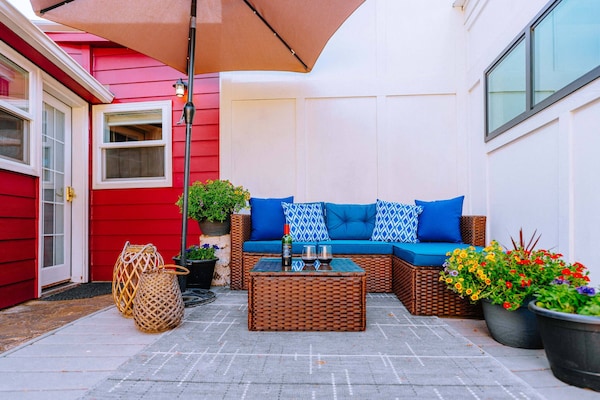Swank House -Downtown Suite- Pet Friendly - Ashland, OR