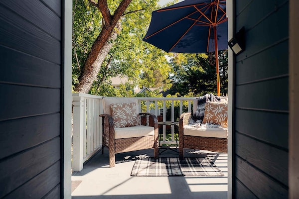 Affordable Luxury- One Block To Downtown - Ashland, OR