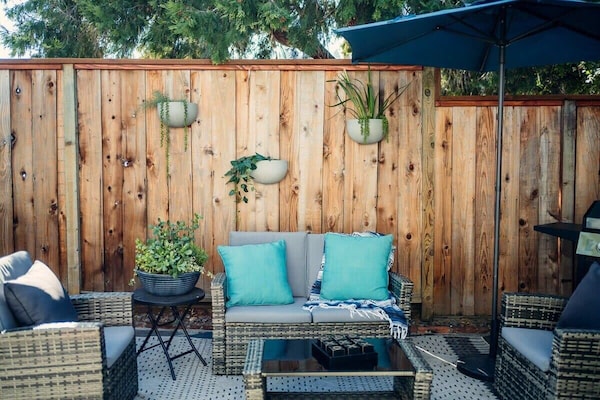 Moody Ashland Escape: Luxe Suite, Copper Tub - Ashland, OR