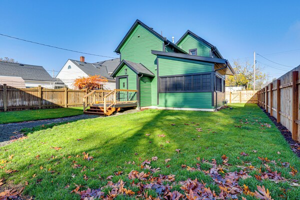 Walk To Independence Theatre: Dtwn Retreat! - Monmouth, OR