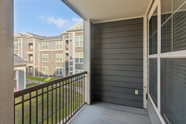 Cullen 3211 I New Construction 2bd Apt I Gated - Houston, TX